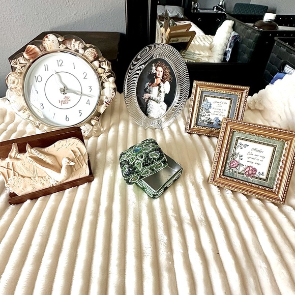 Vintage | Accents | Vintage Home Decor Bundle Clock Card Holder Picture ...